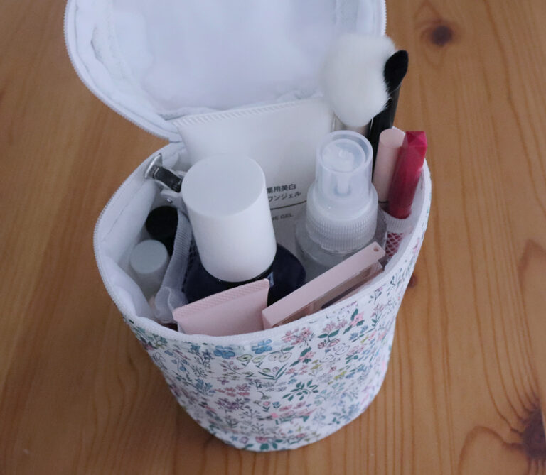 【開封レビュー】 美的 BITEKI 2024年 3月号 付録 石井美保さん × Shogo Sekineさん × 美的 オリジナル小花柄 ホワイトバニティポーチ、コスメデコルテ 最新美白 ...